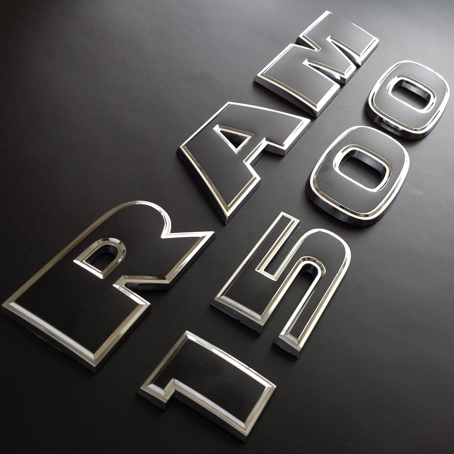 Dodge - RAM 1500 - Rear RAM 1500 Badge Overlay (2008-2014) – Badgeskins